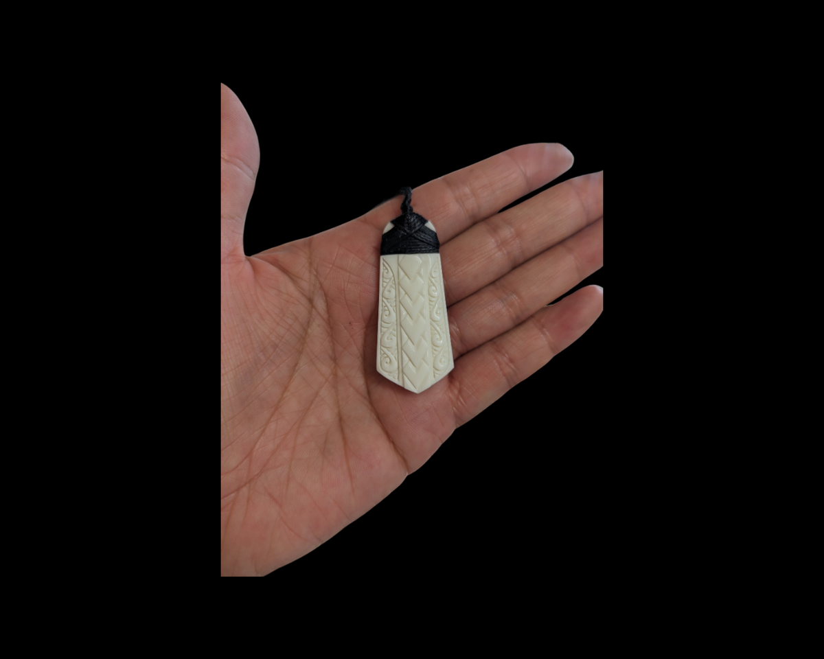 Small Bone Carving Toki #35 – Pacific Shack Gold Coast