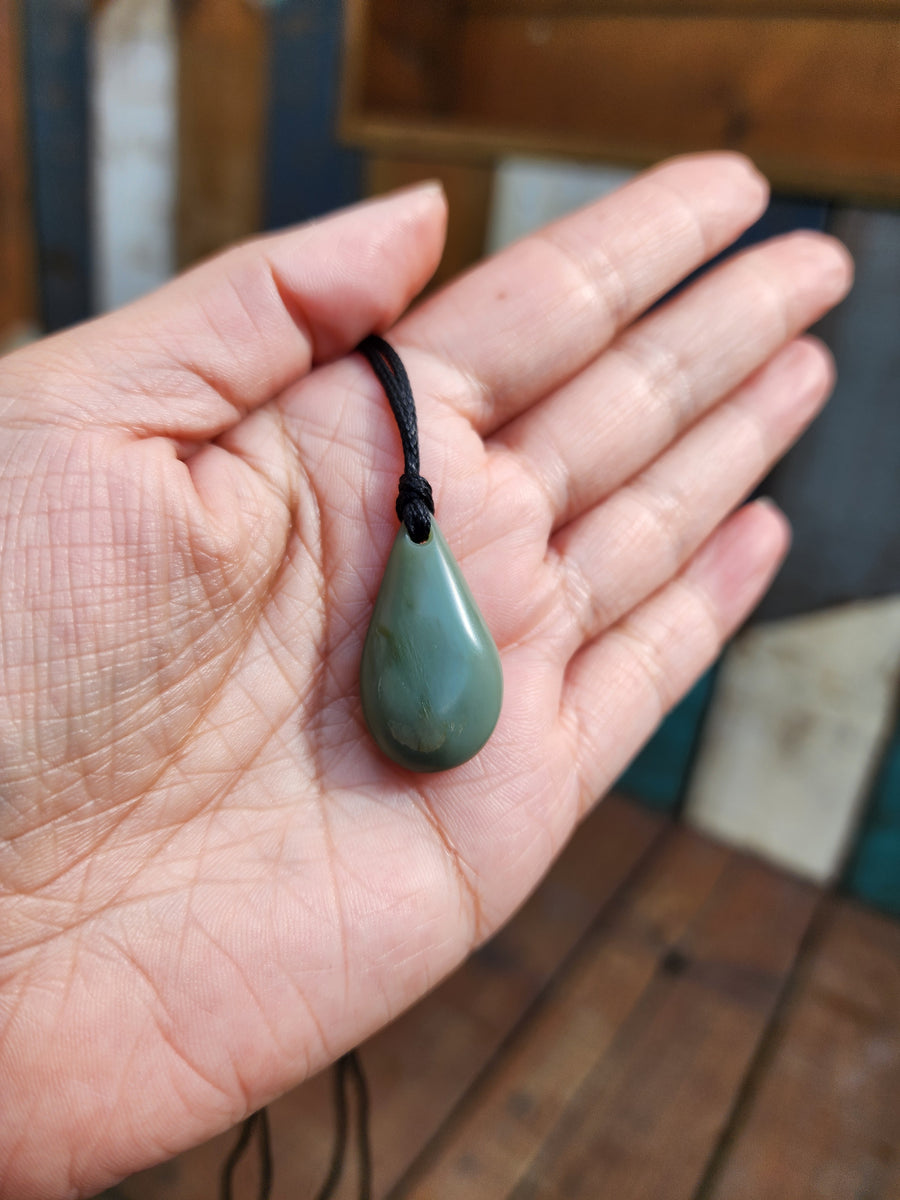 #81C Greenstone Small Tear Drop (Roimata) – Pacific Shack Gold Coast