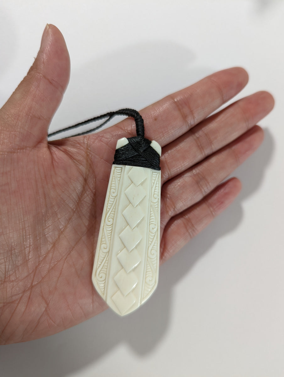 Medium Bone Carving Toki #35 – Pacific Shack Gold Coast